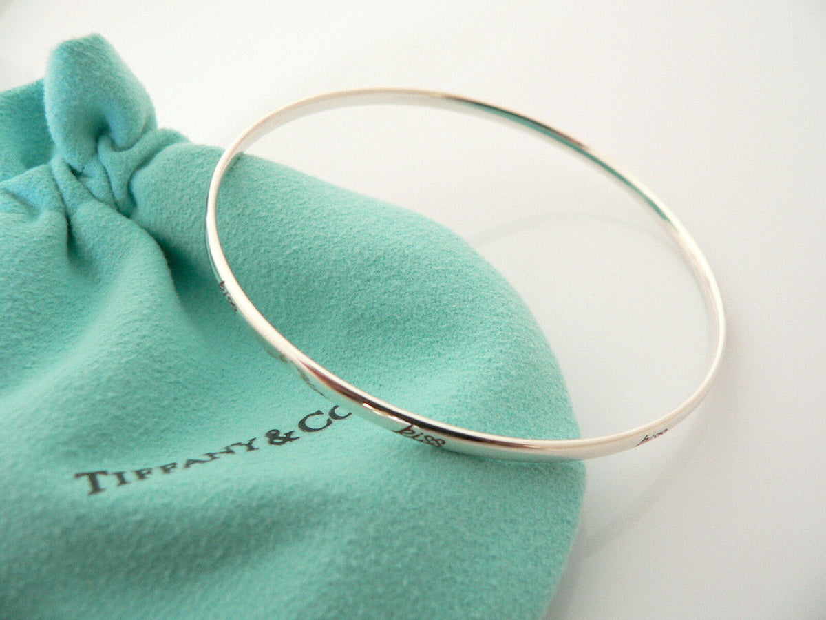 Tiffany Co Silver Picasso Red Enamel Kiss Bangle Bracelet Rare Gift Love Pouch