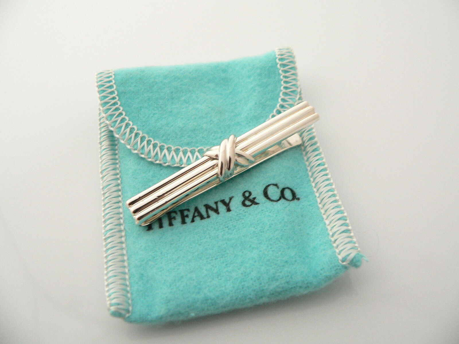 Home › Tiffany & Co Silver Signature Tie Money Clip Gift Pouch Man